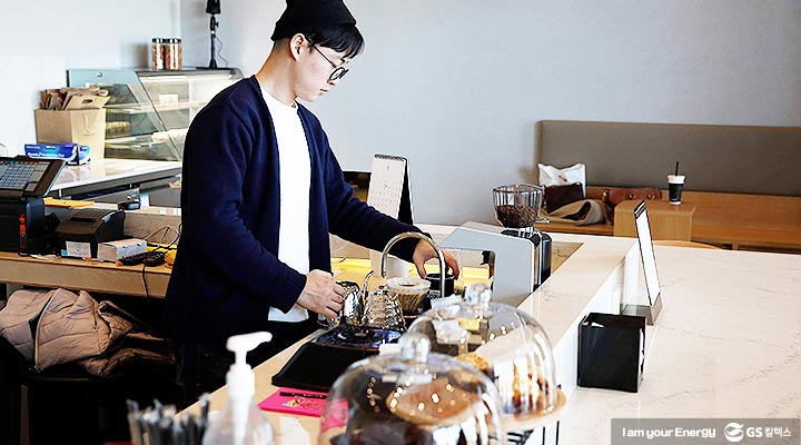 미래형주유소 일산 호수공원 인근 Gs칼텍스 카닥일산주유소 생생 체험후기feat핸드드립커피와 핫도그 즐기며 15분만에 손세차되는 주유소 Gs칼텍스 미디어허브